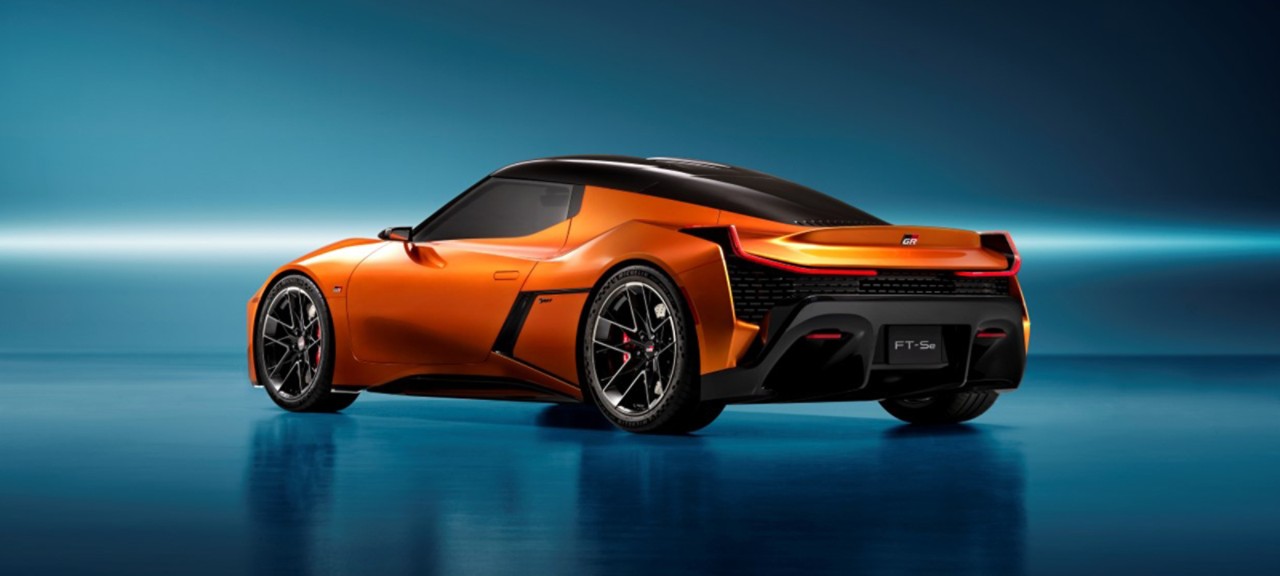 KNEDLER SJ - Sportowa Toyota FT-Se z bateryjnym napędem elektrycznym